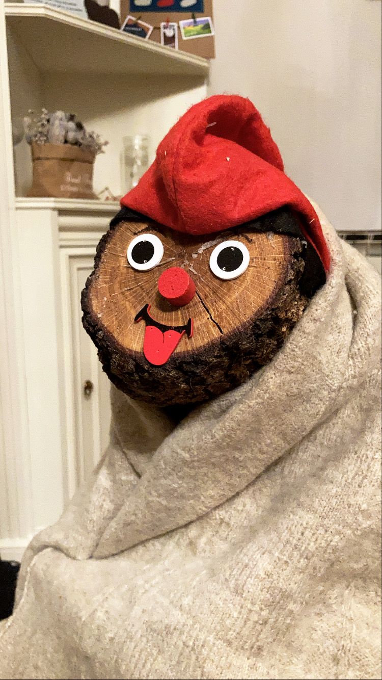 El tió de nadal (catalan christmas tradition in spain) - AnnaSpanish